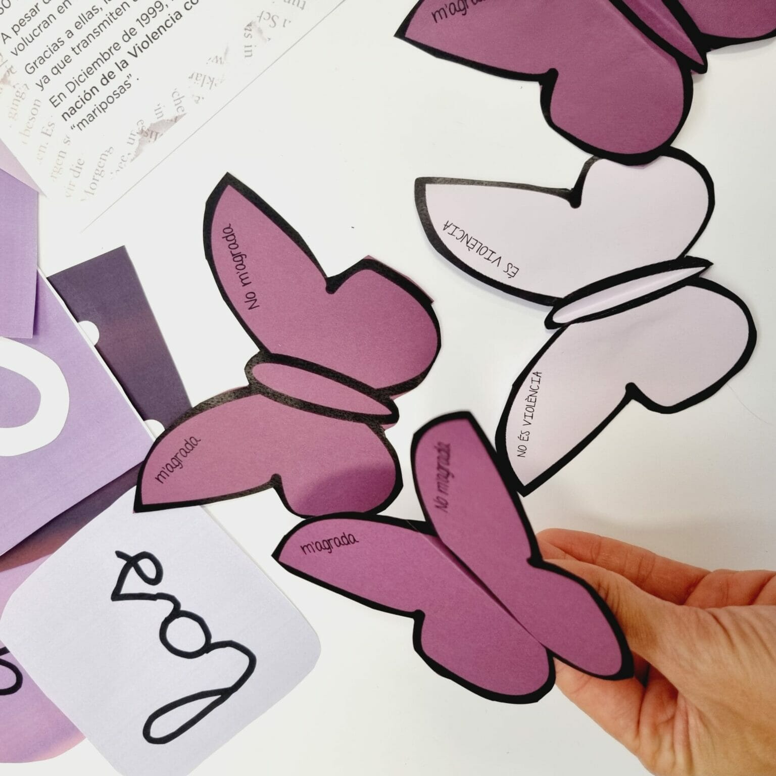 Las 3 mariposas. 25 N - Una Pizca de Educación | Familia · Maestros · Niños